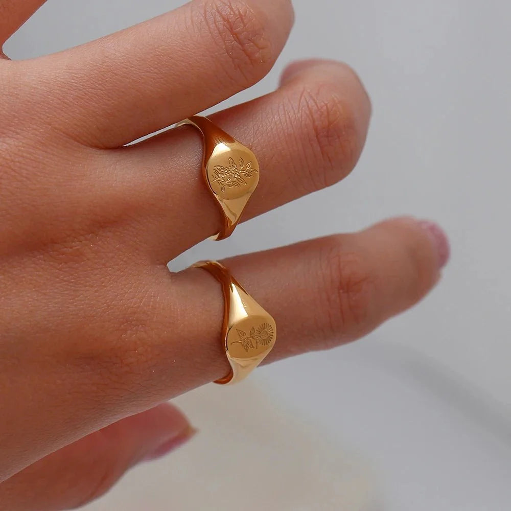 BowLift | 18k Dainty Floral Signet Rings